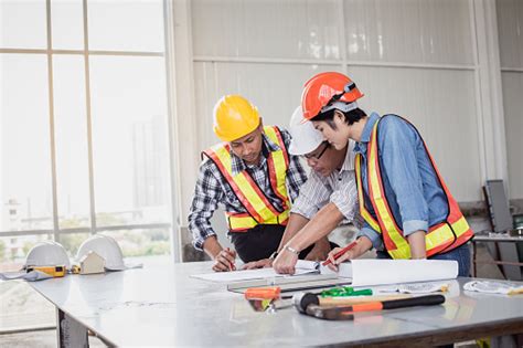 엔지니어와 기술자를 공동 건설 프로젝트 계획 사무실 공사입니다 개념에 대한 스톡 사진 및 기타 이미지 개념 건설 산업 건설업자 Istock