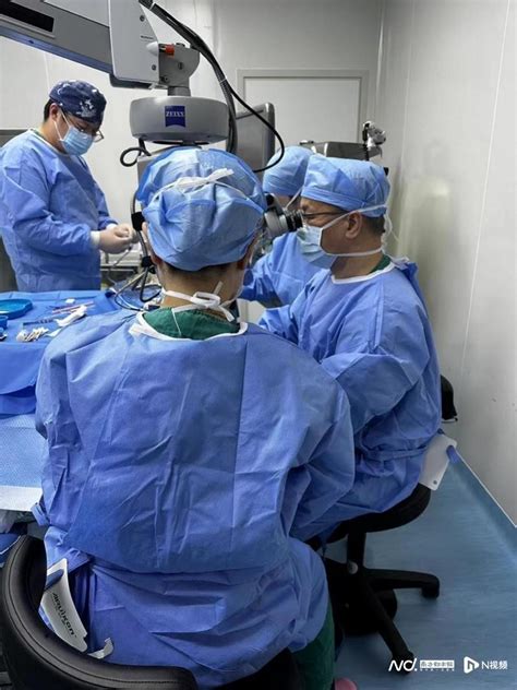 眼球萎缩变小三年 专家帮其植入3 0版人工眼球 知乎