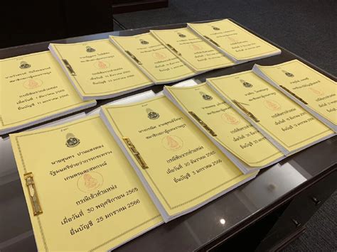 ทรัพย์สิน 60 ล้าน “ประพันธ์ คูณมี” นั่ง ส ว โชว์กรุพระดังประเมินค่ามิได้