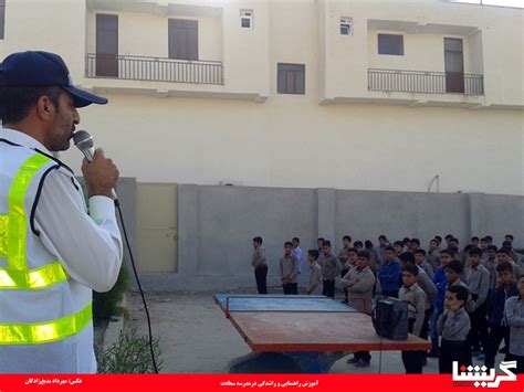 آموزش پلیس‌یارانِ نوجوان در مدرسه سعادت هفت‌برکه گریشنا