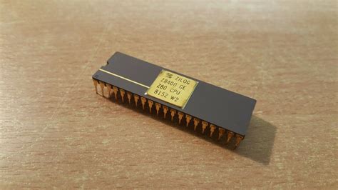 Zilog Z8400 Ce Z80 Cpu 8152 W2 8 Bit Microprocessor Dip 40 Ceramic Gold Chip Retro Pc Store