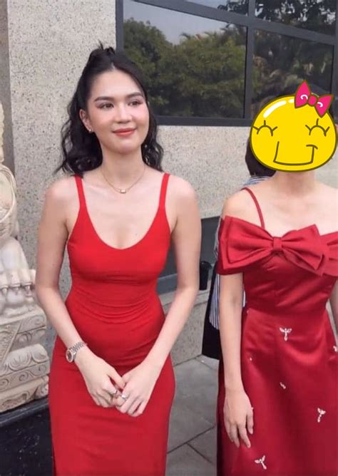 Ng C Trinh N M C Sexy Xu T Hi N T I N I Ng Ng I L R Ngo I H Nh