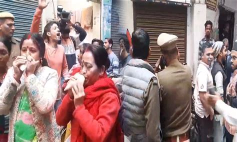 Varanasi Shiv Mandir संभल के बाद वाराणसी में मिला 250 साल पुराना मंदिर