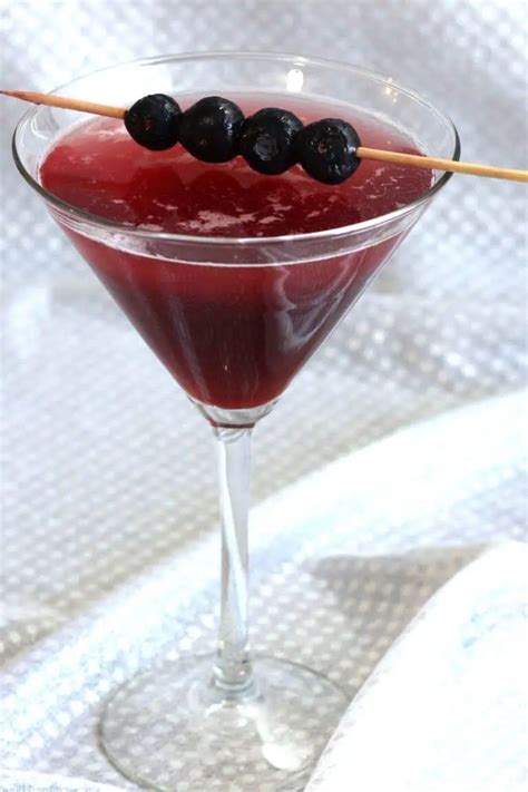 10 Best Creme De Cassis Cocktail Recipes Mix That Drink