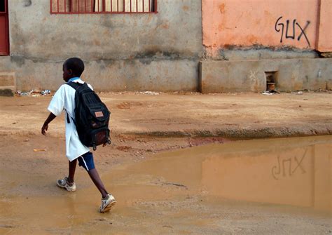 Salas de aula de todo o país recebem quadros novos Ver Angola Diariamente o melhor de Angola
