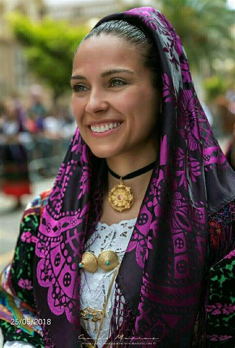 Pin Di Albisola Vintage Su Sardinia Donne Moda Femminile Abiti