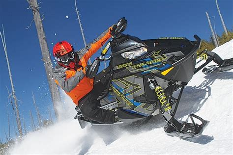 2016 Polaris Switchback Assault 144 Snowtech Magazine