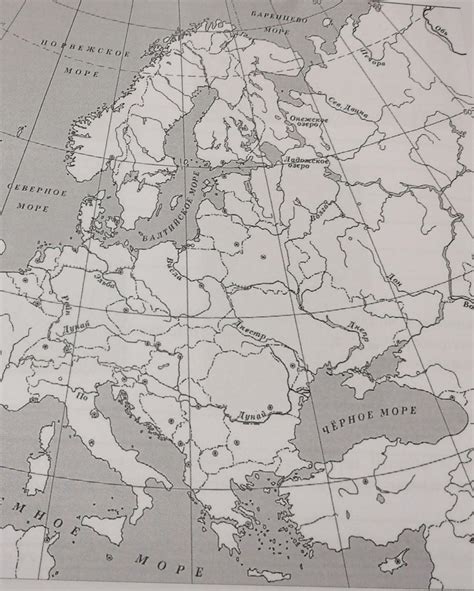 Заштрихуйте на контурной карте один четырёхугольник образованный градусной сеткой в котором в