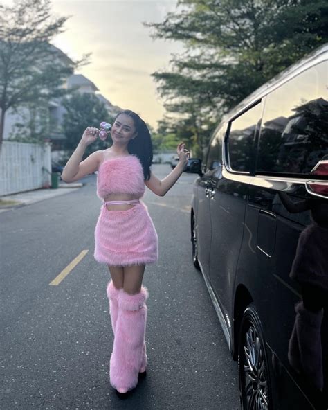 ឃ្យូតសាហាវ អ្នកម៉ាក់សម័យថ្មី ឱក សុគន្ធកញ្ញាលេងខ្លួន មិនចាញ់តារាកូរ៉េ Khmerload Cambodia