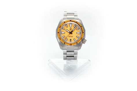 Hammerhead V3 300m Ti Ember Orange Zelos Watches