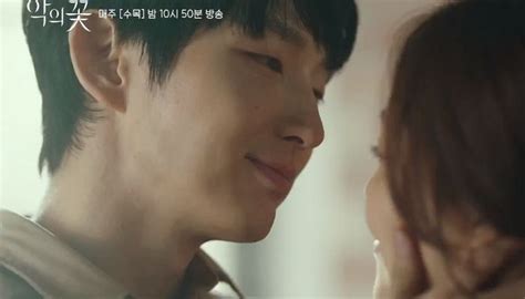 첫방부터 ‘19금 딥키스하며 진하게 사랑 나눈 ‘악의 꽃 이준기♥문채원 인사이트