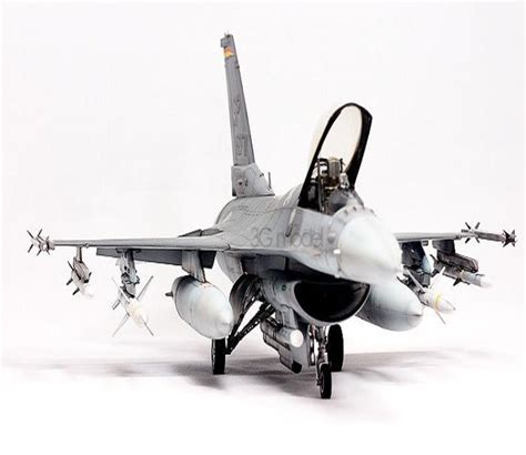 F 16 Falcon Fighter Assembled Aircraft Model