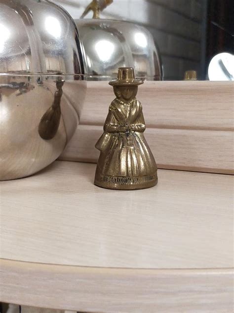 Статуетка дзвінок латунь вінтаж — ціна 350 грн у каталозі Статуетки Купити товари для дому та