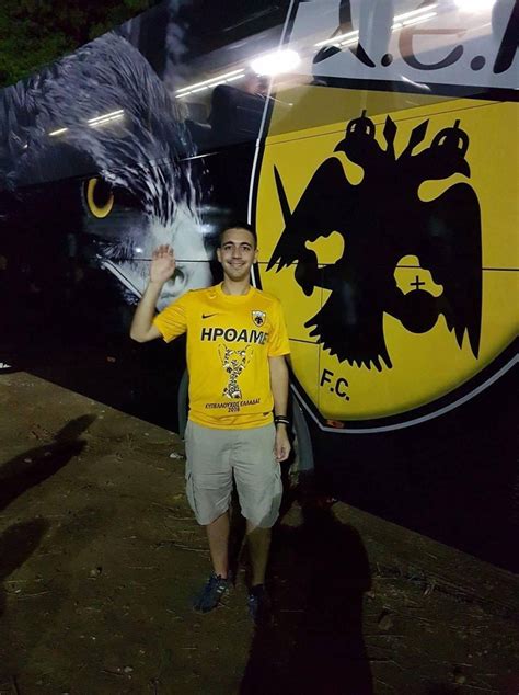 Σοφλοδορας On Twitter Queenmikaela Και αυτος δικος σας ρε Πεφτω απο τα συννεφα Ποιος θα το