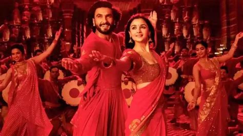 Viral Fan Gives A Funny And Goofy Spin To Ranveer Singh Alia Bhatts