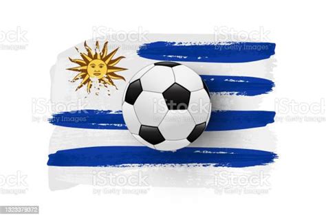 브러시 스트로크로 만든 우루과이의 국기에 현실적인 축구 공 벡터 축구 디자인 요소 축구에 대한 스톡 벡터 아트 및 기타 이미지