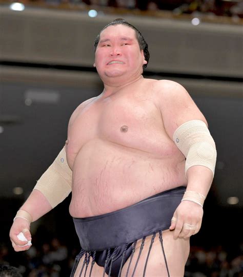 横綱・照ノ富士は膝と腰を痛めて欠場 伊勢ヶ浜親方「右膝が腫れて曲がらない状態」 スポーツ報知