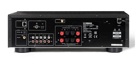 Классика в стиле лайт. Стереофонический сетевой ресивер Yamaha R-N402