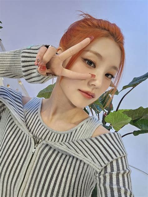 Pin By ItzyXmidzy On Itzy In Itzy Kpop Girl Groups Girl