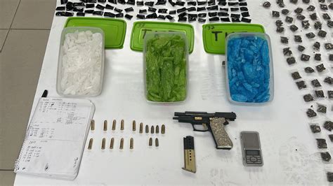 Confiscaron Cientos De Envoltorios De Droga Durante Un Cateo En
