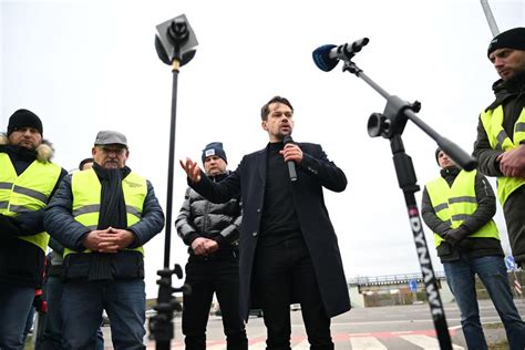 Депутат від блоку Туска підтримав блокаду кордону з Україною Європейська правда