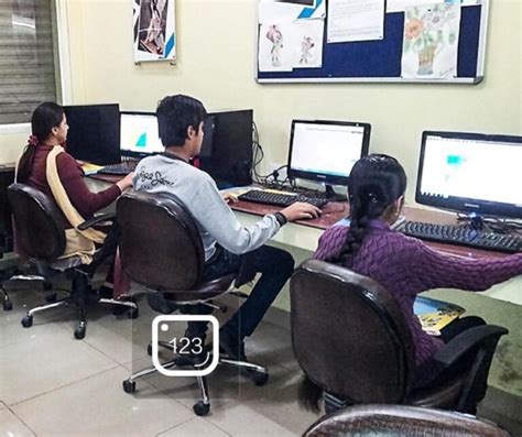 Consignment Booking Assistant Rhombas