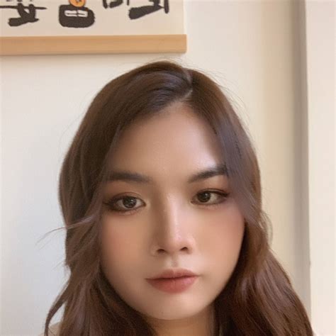 姥姥的纸扎铺 小说 姥姥死后，我继承她的殡葬用品店，专门卖纸扎供品。 清明刚过，就有人上门退贡品纸扎的钱金金村民表妹