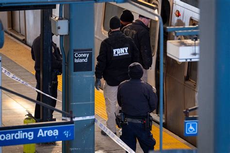 Suspect In Nyc Subway Fire Is Charged With Murder In Womans Death