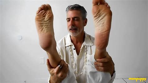 Dilf Richard Lennox Shows Off His Feet In Yoga Session