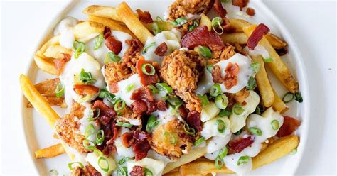 Poutine是加拿大最有名的食物之一，幾乎沒有人不愛它，而poutine是什麼 Gogoenglish英語遊學網