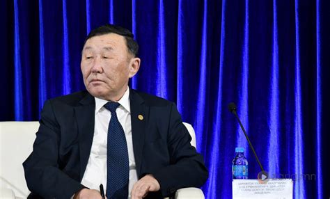 Академич Г Чулуунбаатар Хэлэлцүүлгийн явцад “шинэ” Үндсэн хууль батлах тухай санал олонхын