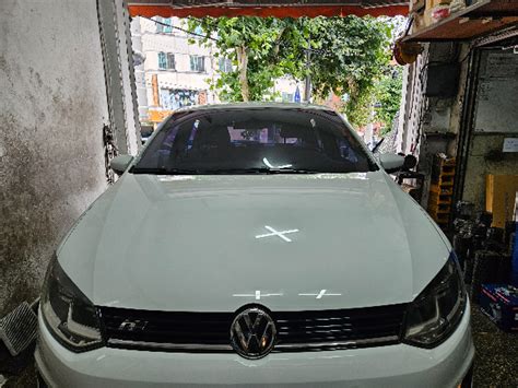 수입차 에어컨 전문점 폭스바겐 폴로 모델 콤푸레샤 파손으로 더운바람이 나오는 증상 수리