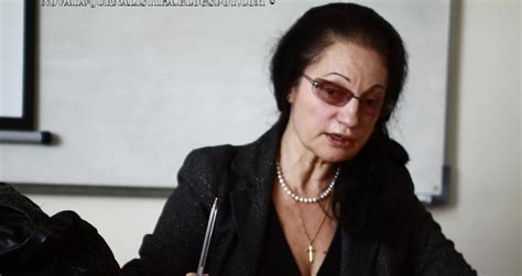 НОВАТА ЖУРНАЛИСТИКА Анна Заркова Откакто Бойко Борисов стана премиер не съм получавала Sms и