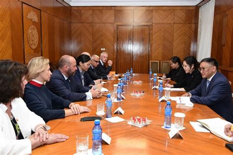 Ж Чинбүрэн Монгол Францын харилцааг “Иж бүрэн түншлэл” ийн түвшинд хүргэх эрмэлзэлтэй байна