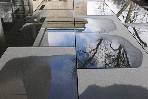 무료 이미지 나무 자연 건축물 하늘 보트 창문 봄 반사 차량 박물관 흐리게 하다 바람막이 유리 공원 푸른 자료 반점 돌 미술 구름 그림