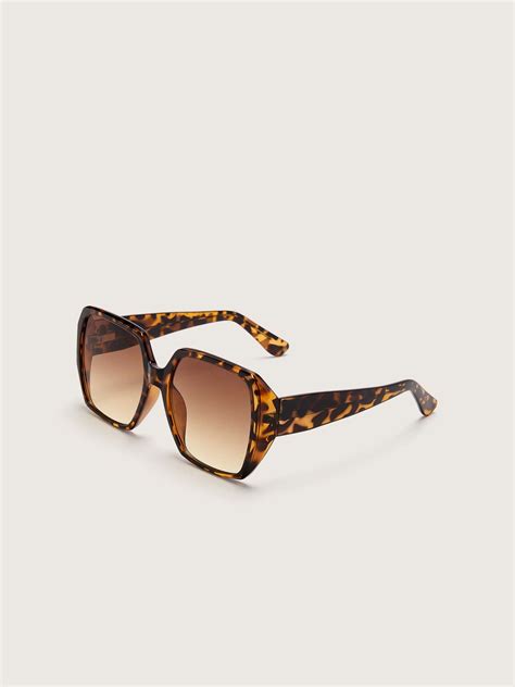 Oversized Tortoise Shell Sunglasses Addition Elle Penningtons Oversized Tortoise Shell Sunglasses Addition Elle Penningtons