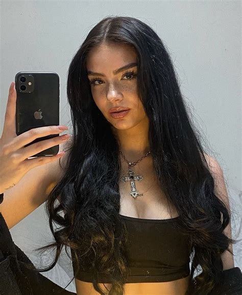 Pin By Tamia 🦋 On Girl Refs In 2024 Black Hair Green Eyes Dark Black