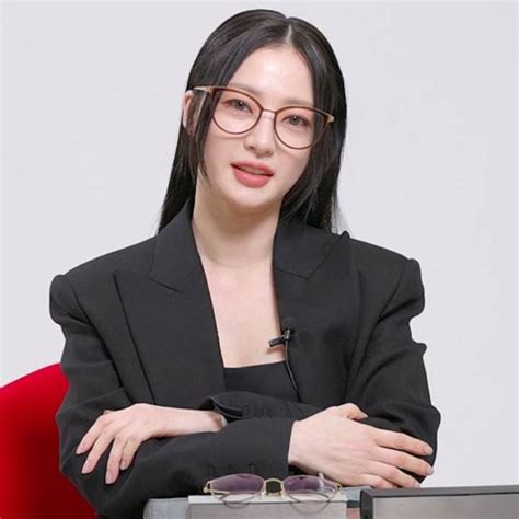 스타 셀럽 인터뷰 │ 하퍼스 바자 코리아 Harpers Bazaar Korea │ 패션 매거진 패션 잡지 화보맛집