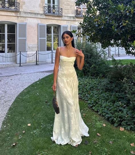 Trendy White Romantic Dress ウェディングフォトグラフィー ウェディング ドレス