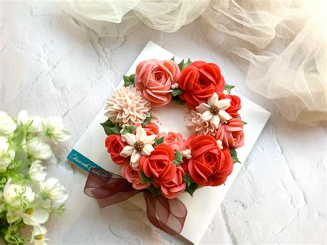 채록케이크 1호 리스형 단호박설기 단호박설기에는 단호박 가루가 아닌 직접 쪄낸 단호박이 듬뿍