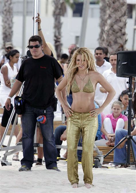 Shakira Exposing Her Fucking Sexy Body And Nice Abdominal Muscles Porn Pictures Xxx Photos Sex