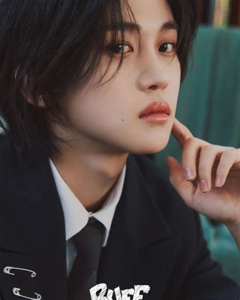 ℂ𝔼ℕ𝕋ℝ𝔸𝕃 𝕃𝕌ℕ𝟠 𝔹ℝ𝔸𝕊𝕀𝕃 On Instagram Lun8 2nd Mini Album Conceito Photo