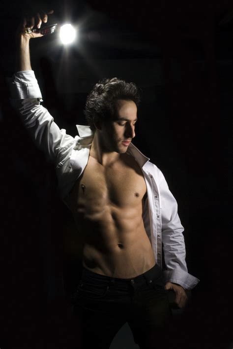 Lhomme Du Jour Guilherme Logullo