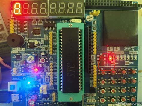 手把手教编写51单片机点亮第一个led灯点亮第一个led灯程序 Csdn博客