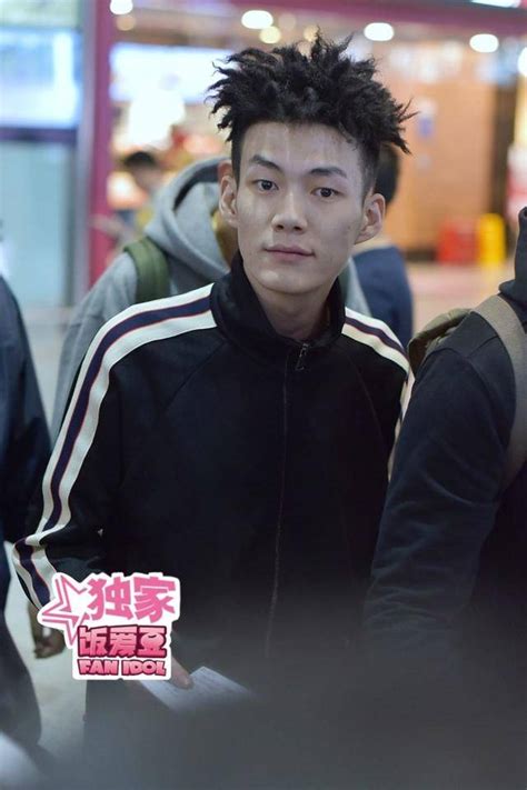 贝贝帅素颜 贝贝帅 大山谷图库