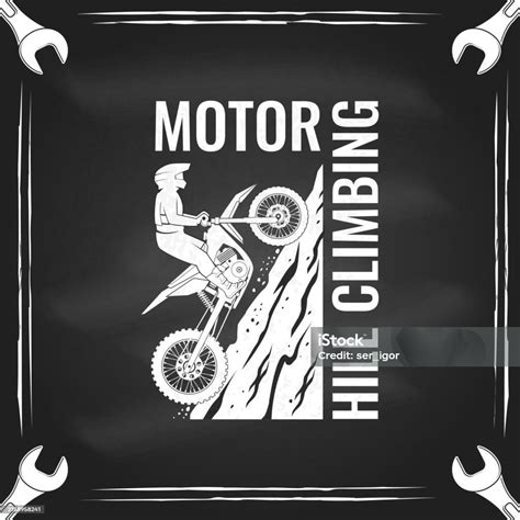 오토바이 언덕 등반 로고 배지 칠판에 스티커 벡터 산에서 극한의 점프와 경주를 위한 오토바이를 이용한 익스트림 스포츠 모노크롬 스타일 Biker Gang에 대한 스톡 벡터