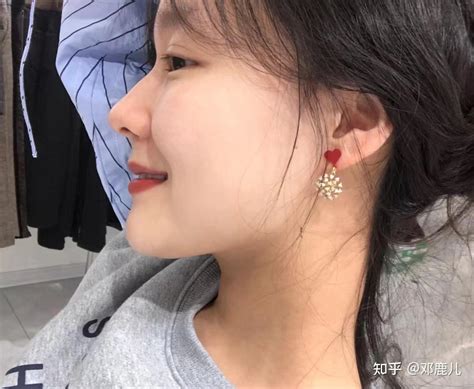 万万没想到，这个美白精华猛的把我的脸和脖子变成了两个色，想变白的姐妹都戳进来！ 知乎