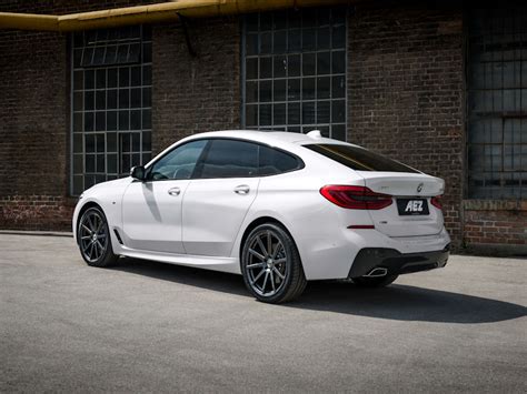 Der BMW 6GT überzeugt mit der AEZ Straight dark - Reifenpresse.de