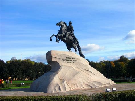 Скульптуры Санкт Петербурга