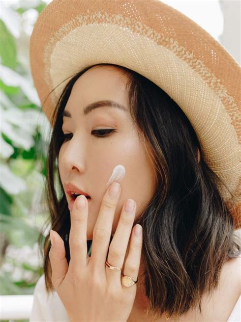 လူငယ်မိန်းကလေးတွေအတွက် Glow Skin ပိုင်ဆိုင်ဖို့ နည်းလမ်း ၉ ခု